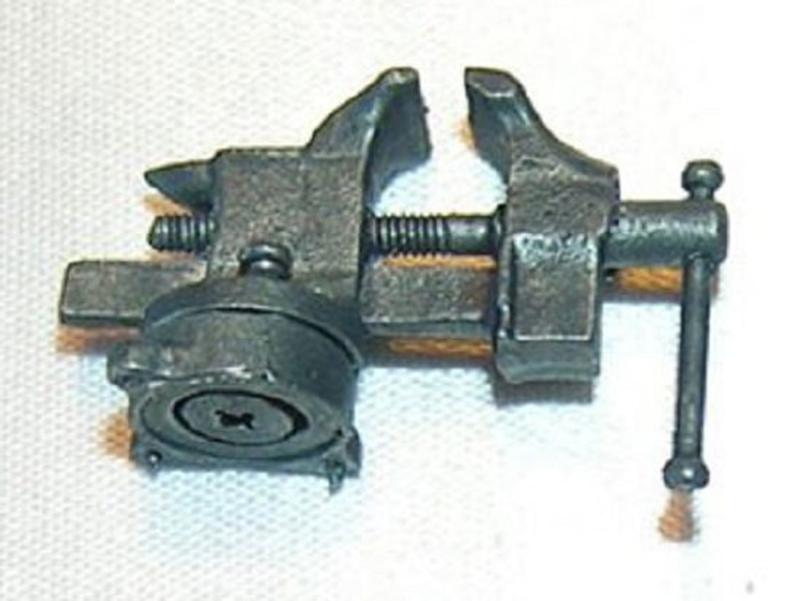 Dollhouse Miniature Top Mount Bench Vise - Gunmetal - 1:12 Scale - Etsy
