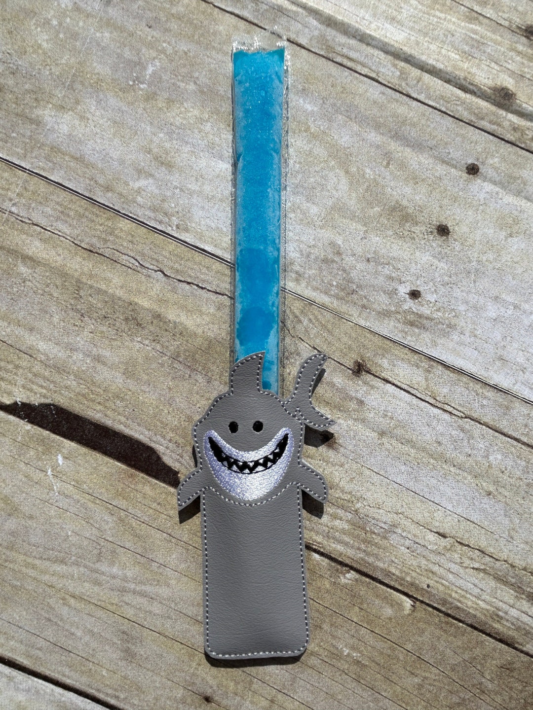 Shark Ice Pop, Freeze Pop, Yogurt Tube Holder Keeps Hand From Getting ...