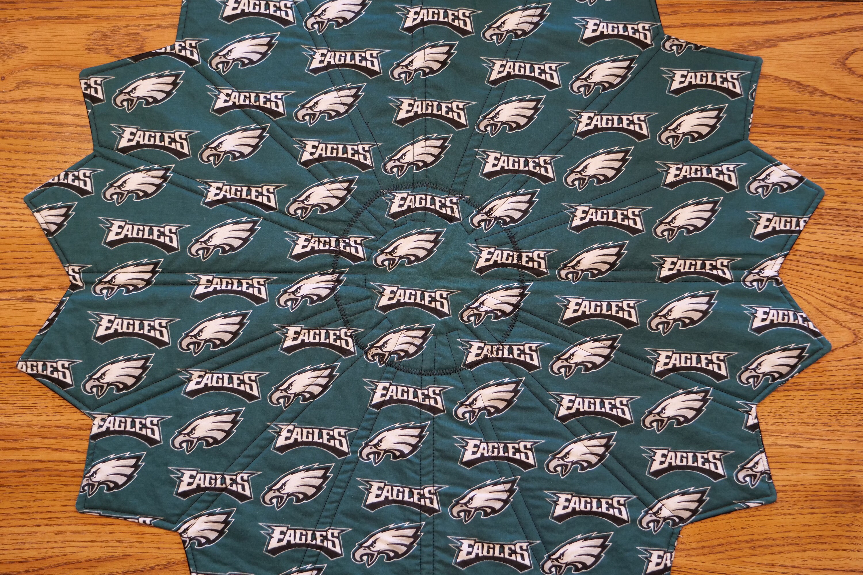 Philadelphia Eagles Football Tabletopper 26" Wide / Quilted Centerpiece ...