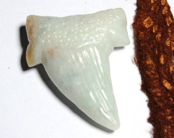 Jade tooth pendant | Etsy