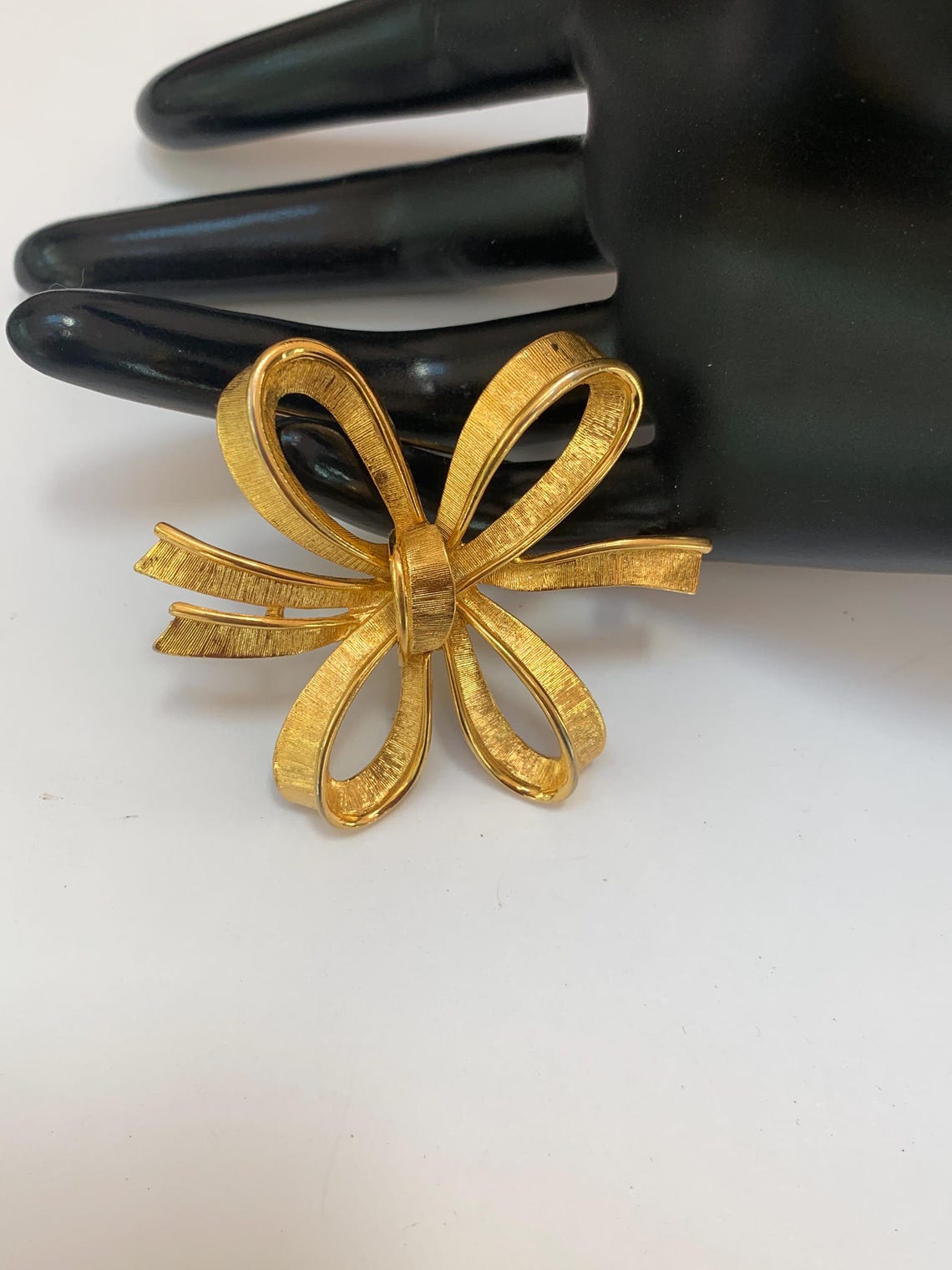 Vintage MONET Double Bow, Brushed Gold Tone Brooch/pin! Designer Brooch ...