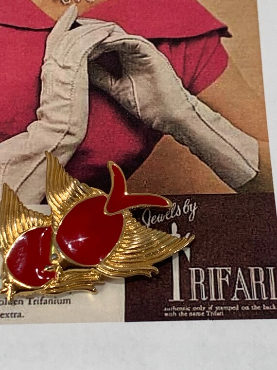 Vintage Trifari double fish red enamel gold tone broo… - Gem