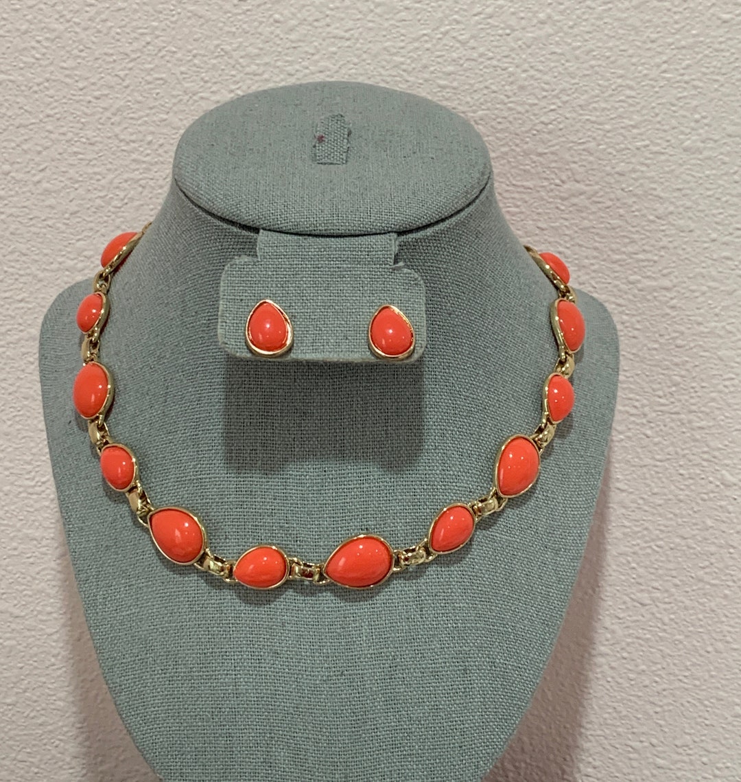 Vintage Napier Set, Gold Tone With Orange Lucite Cabochon, Collar and ...