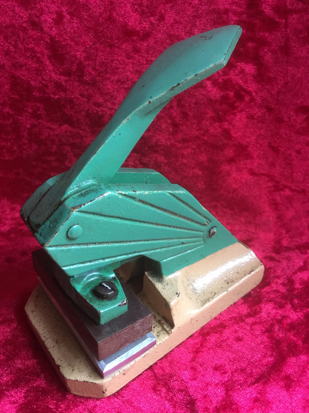 Una preciosa y antigua grabadora de papel para direcciones art Déco ...