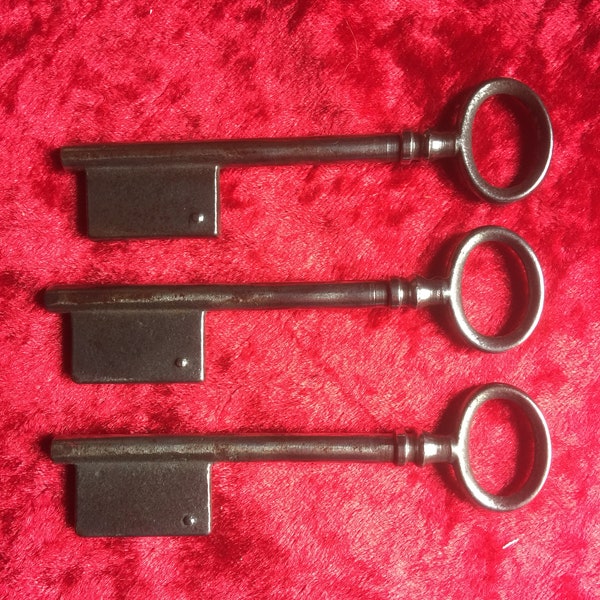 Old French Keys - Etsy