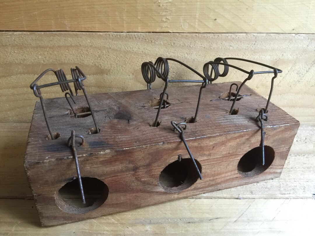 A Nice Old Vintage Choker Type Mouse / Rat Trap With 3 Hole Version ...