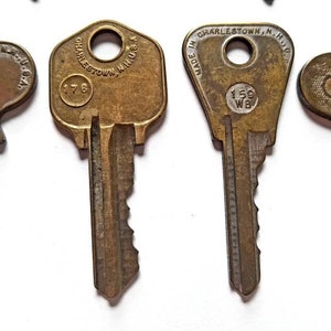 Vintage Old Keys Flat Real Aged Patina Metal Jewelry Charm Lot of 9 ...