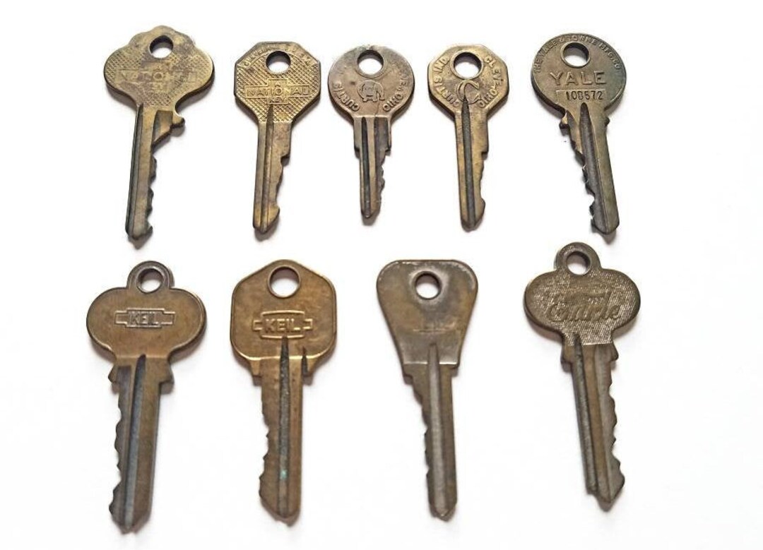 Vintage Old Keys Flat Real Aged Patina Metal Jewelry Charm Lot of 9 ...