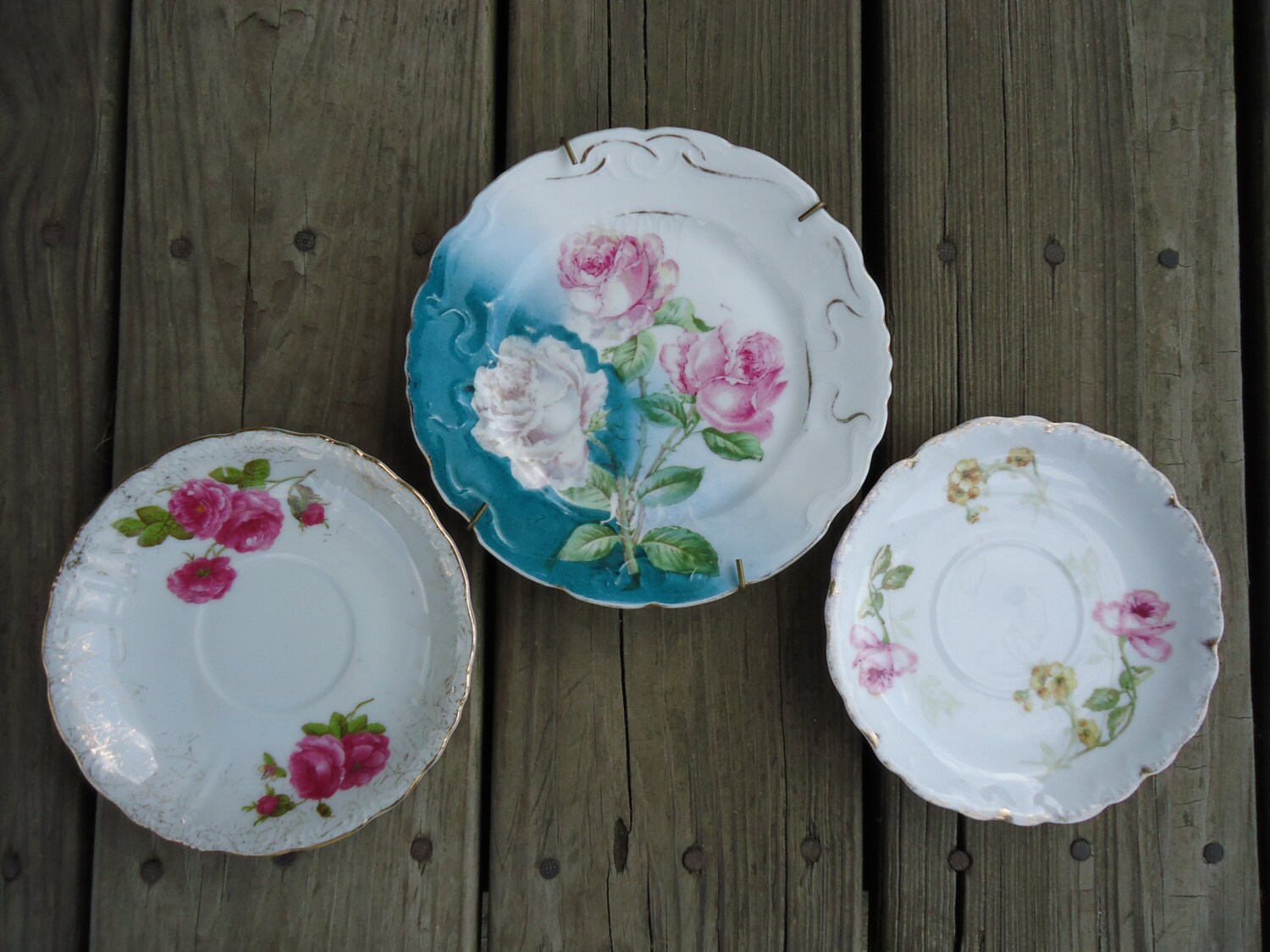 Vintage Rose Motif Plates - Etsy