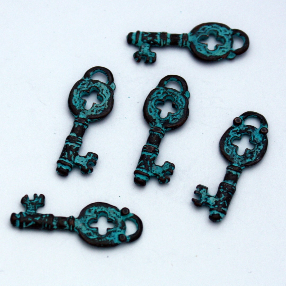 5 Mykonos Key Pendants - Green Patina Greek Castings - 32 Mm - Etsy