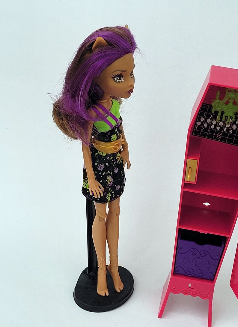 Monster High Doll Ghoul La La Locker Clawdeen Wolf Playset for ...