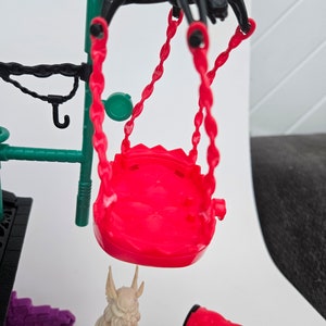 Monster High Secret Creepers Crypt Set With Clawdeen Pet, Playset for ...