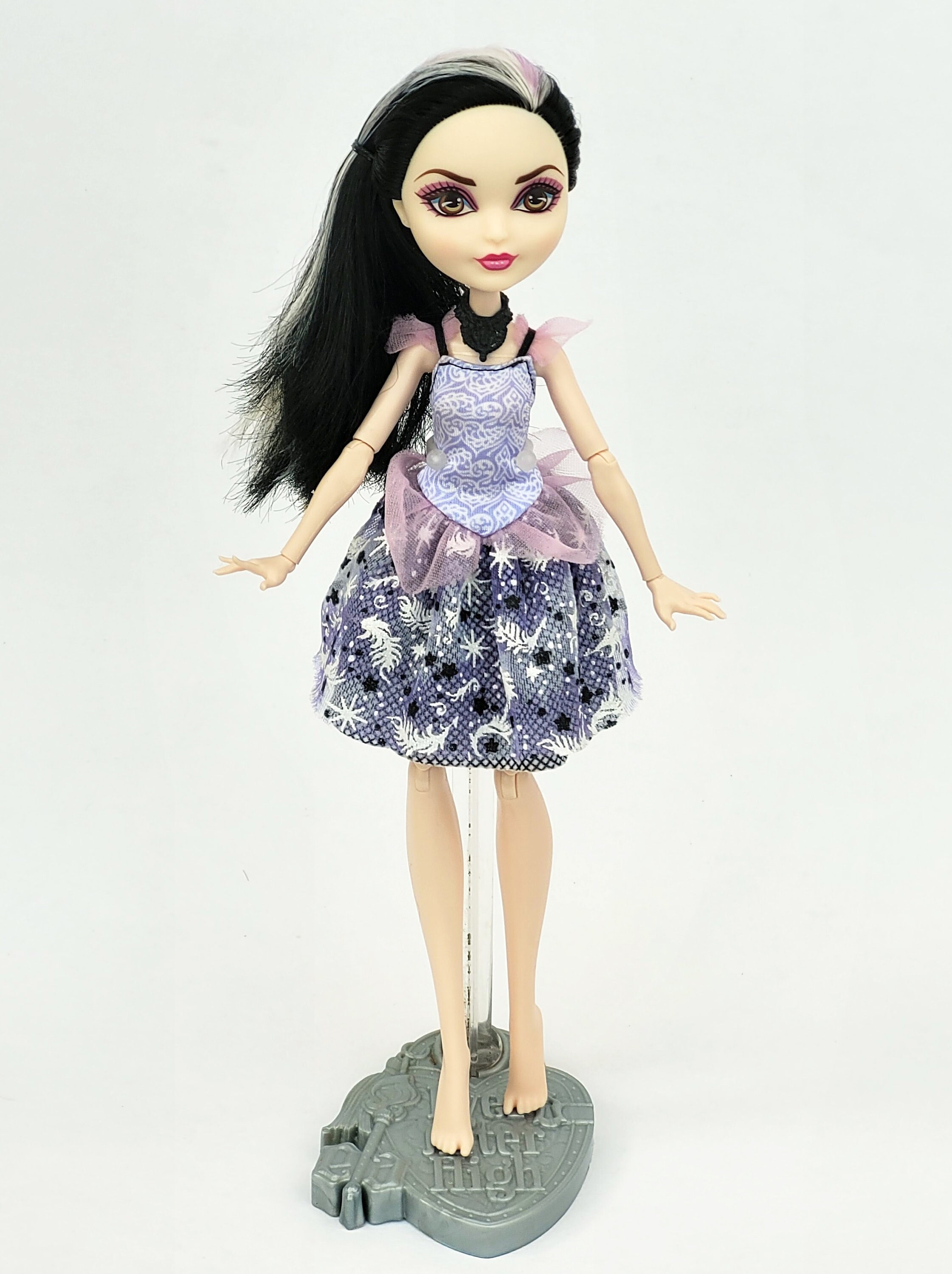 Ever After High Dolls Duchess Swan