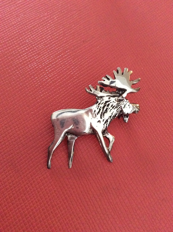 Golden Filigree Moose Pin - Gem