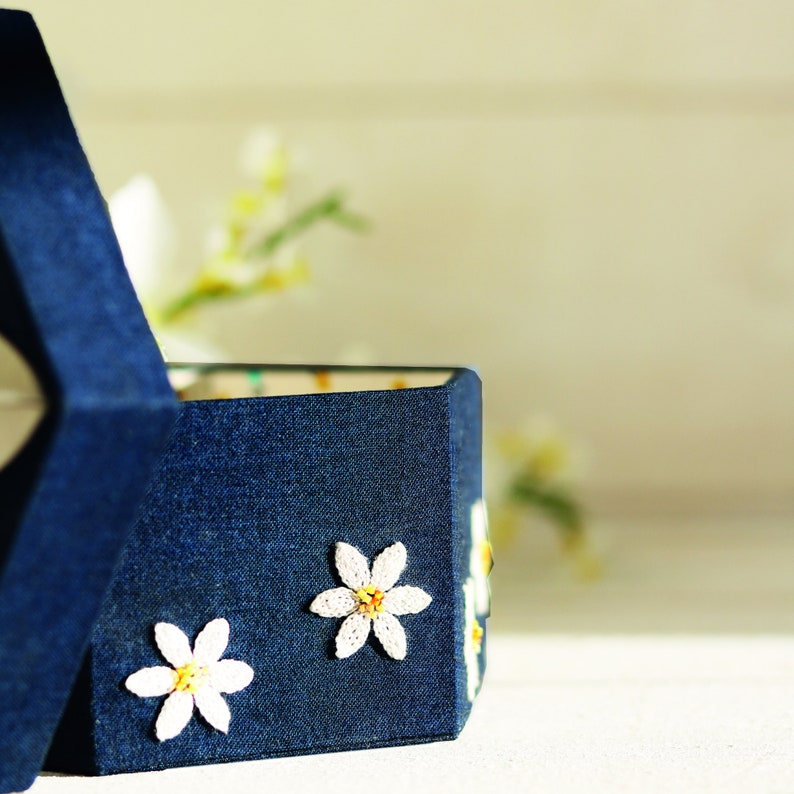 Cartonnage Tutorial of a Box With a Daisy Lid - Etsy