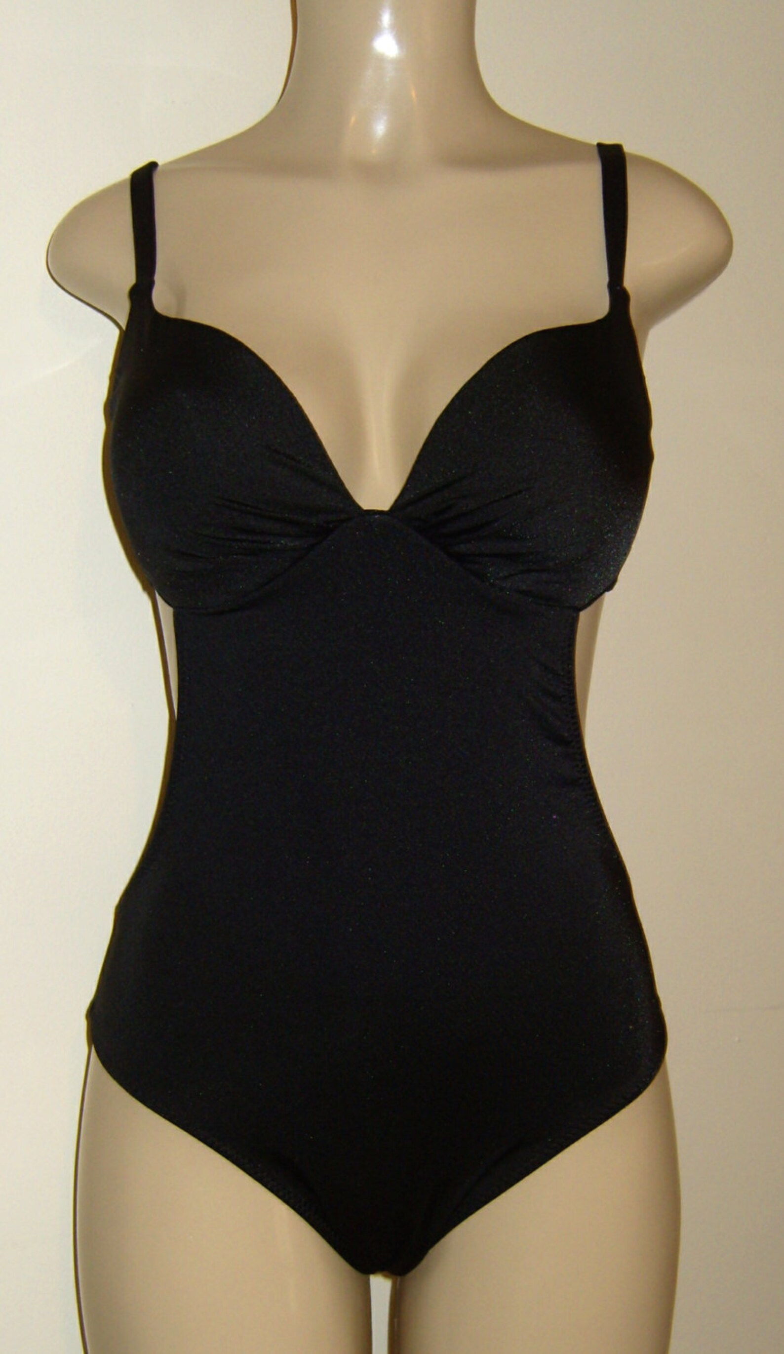 Cutaway One Piece Swimsuit Underwire Support Bathing Suit Push Up