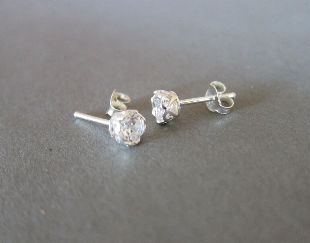 5mm, 6mm Beautifully Heart Side, Bezel Setting CZ Stud Earrings ...