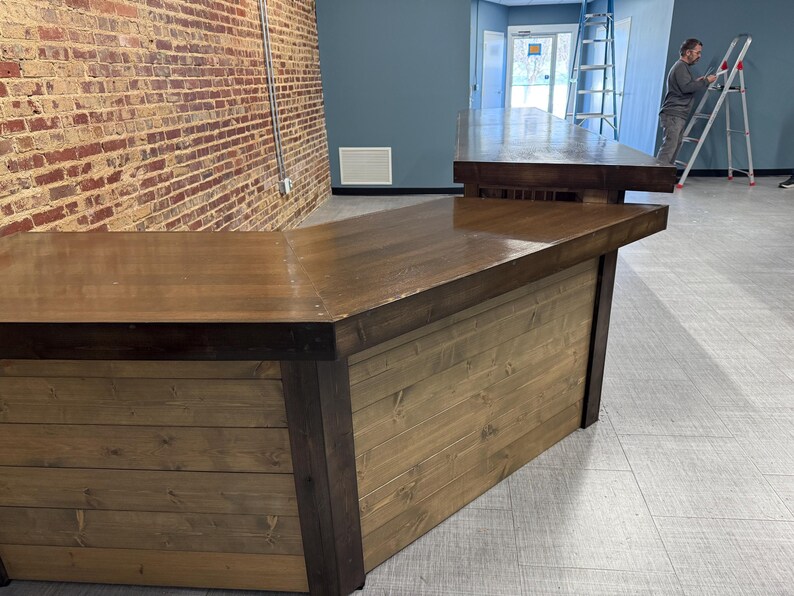 Large Horizontal Smooth Top L Shape Retail Counter With Angled Ada or ...