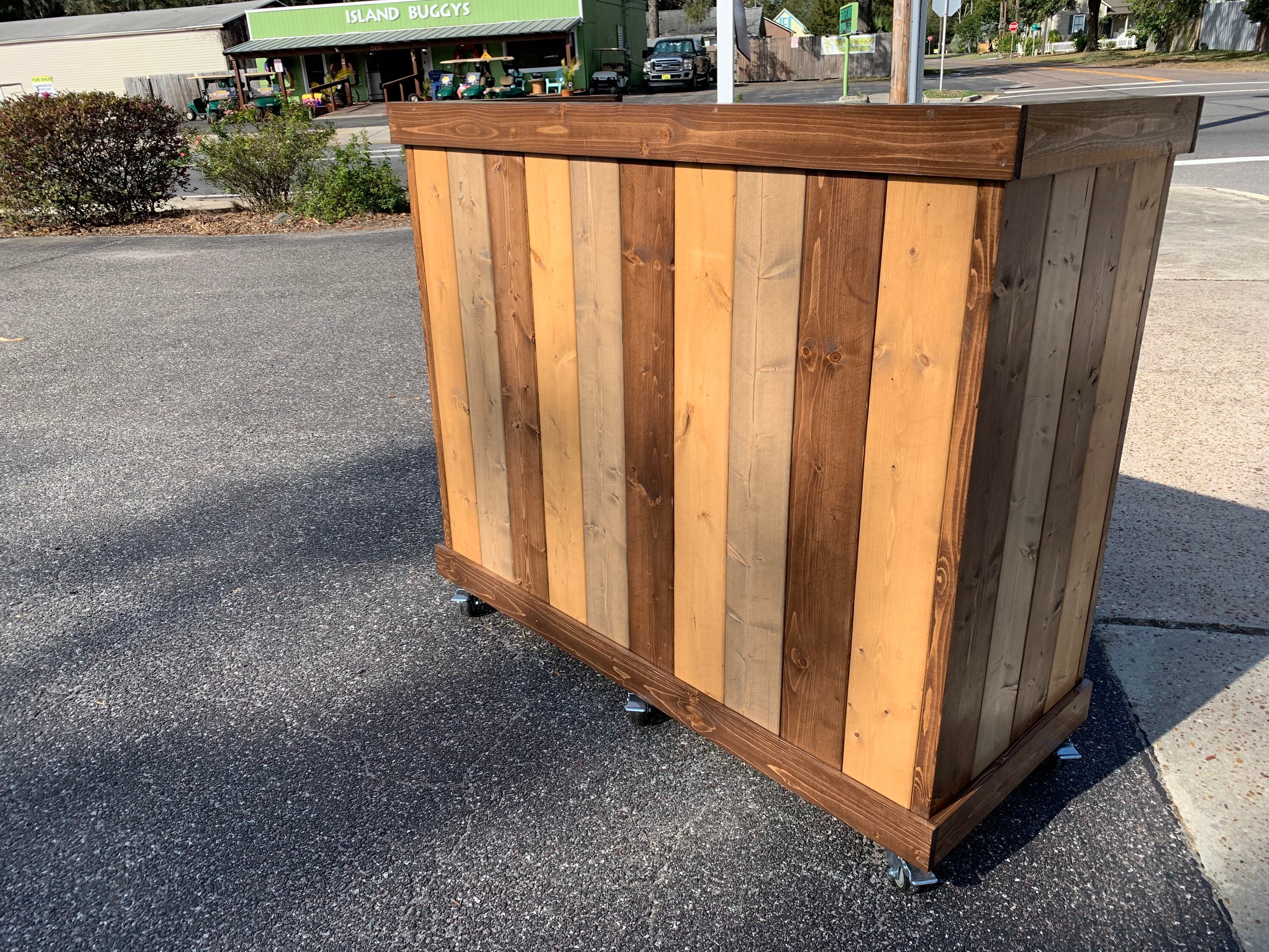 Hostess Chic Wood Stand