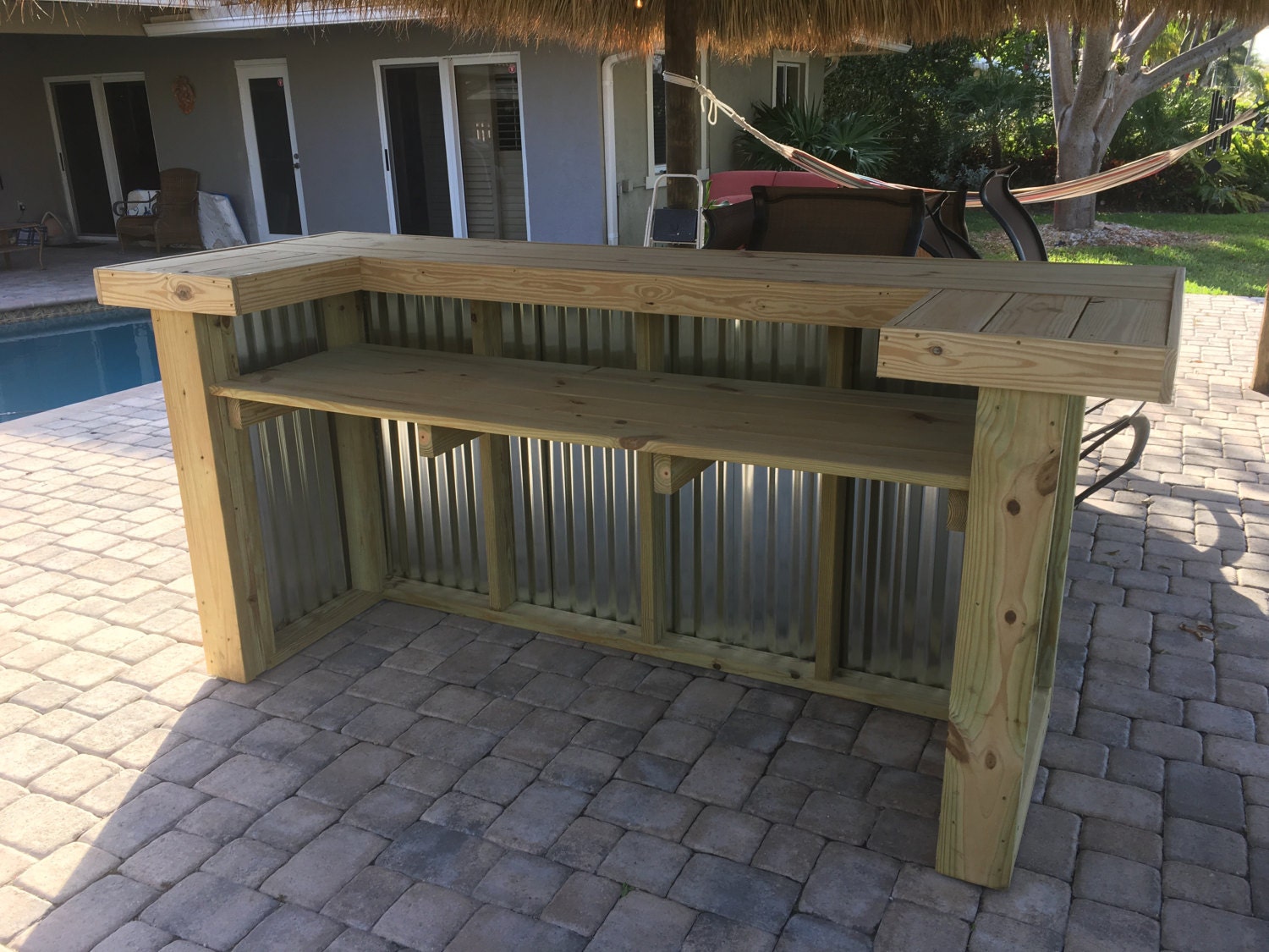 Thomas U Metal - Rustic style metal outdoor bar