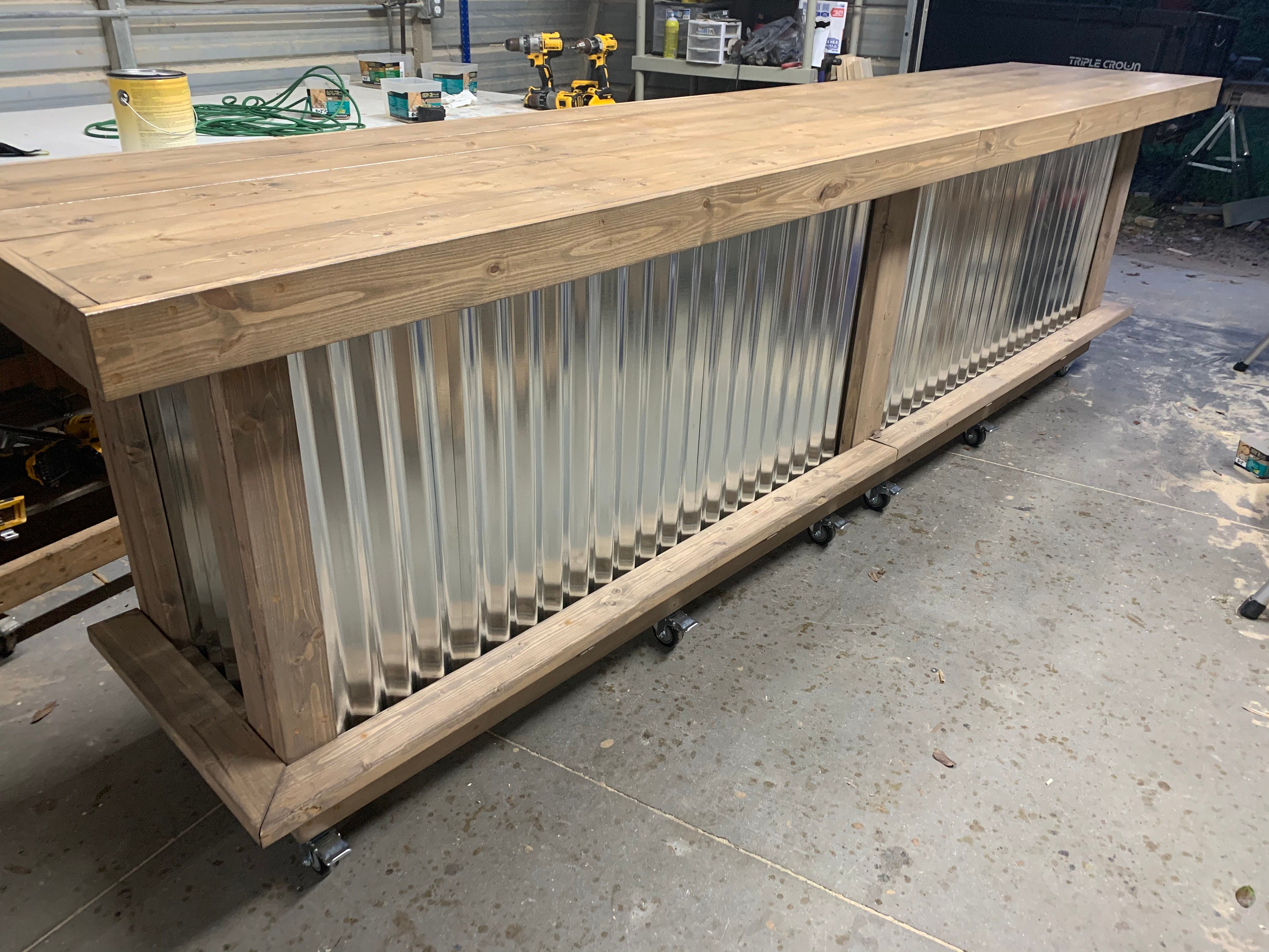 Plank Top Metal Straight Top Large Finished – Solid wood & metal bar