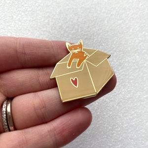 Cat in a Box Enamel Pin // Enamel Pin // Lapel Pin - Etsy