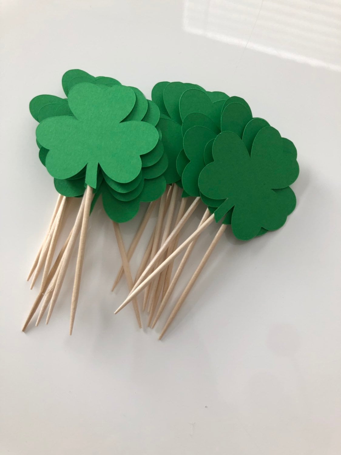 Clover Cupcake Toppers, St Patricks Day Decorarions, Green Cupcake ...