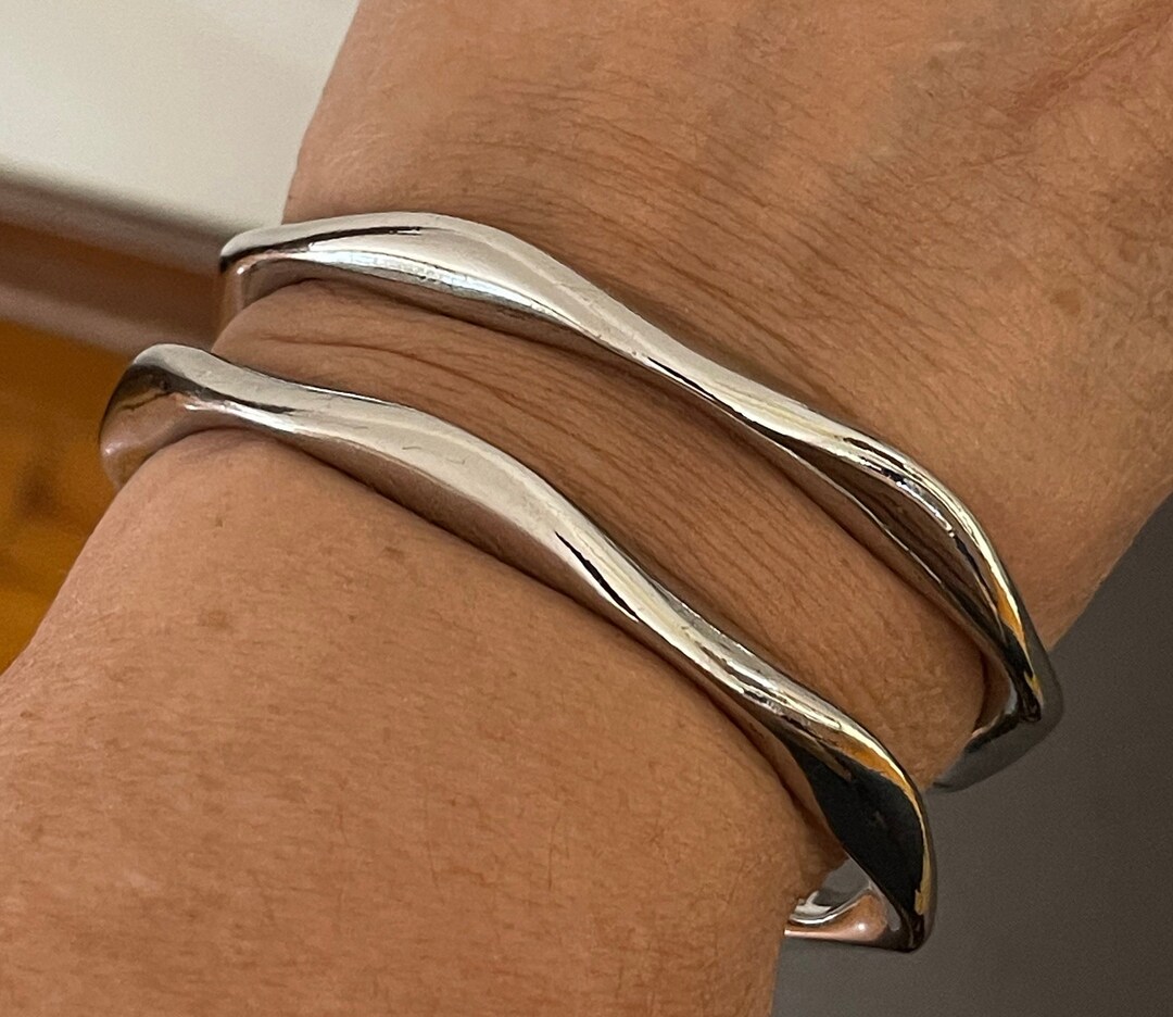 Matching Wave Design Heavy Shiny Silver Tone Metal 2 Bangle Bracelet ...