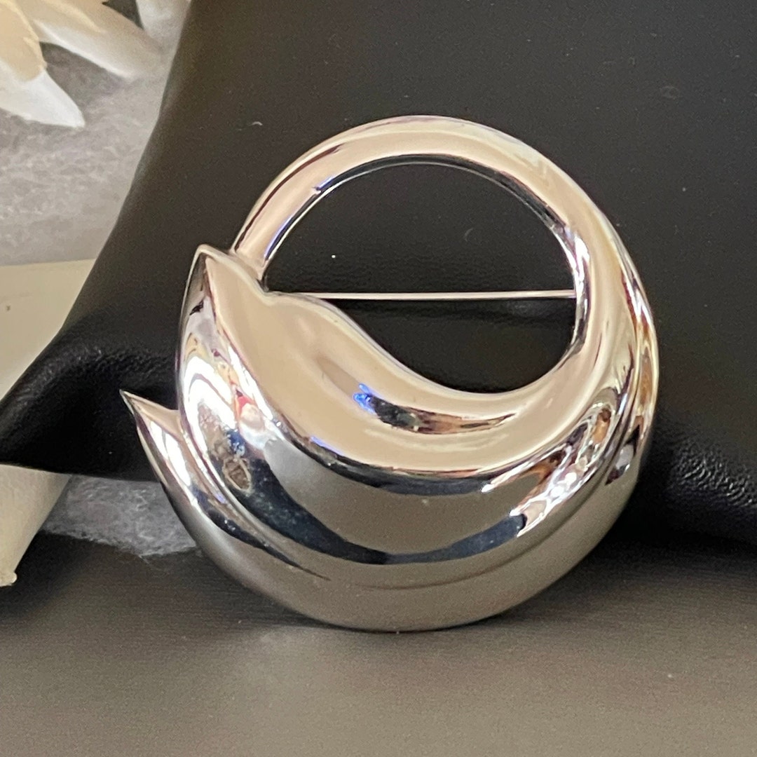 Vintage Trifari Silver Tone Wave Swirl Shiny Brooch Pin - Etsy