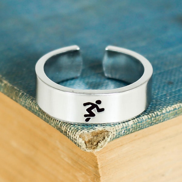 Marathon Runner Ring - Etsy