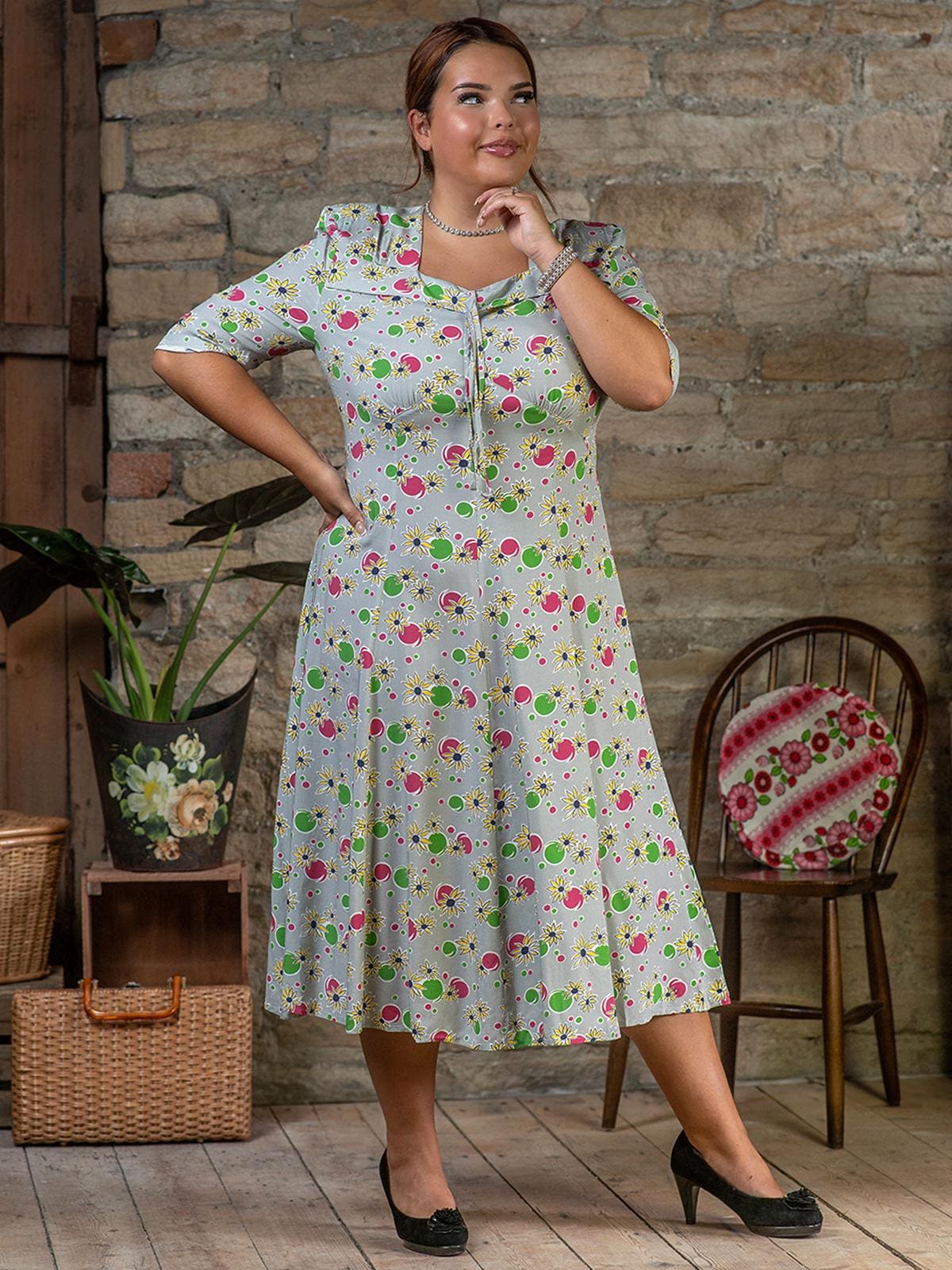 Vintage Style 1940s Floral Tribute Dress - Classic Daisy Bubble Print ...