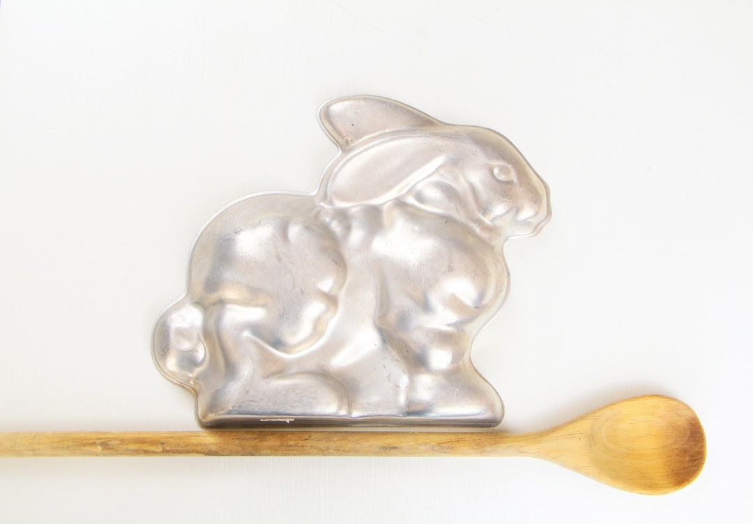 Vintage Aluminum Rabbit Cake Mold / Little Hare Jello Mold / Bunny ...