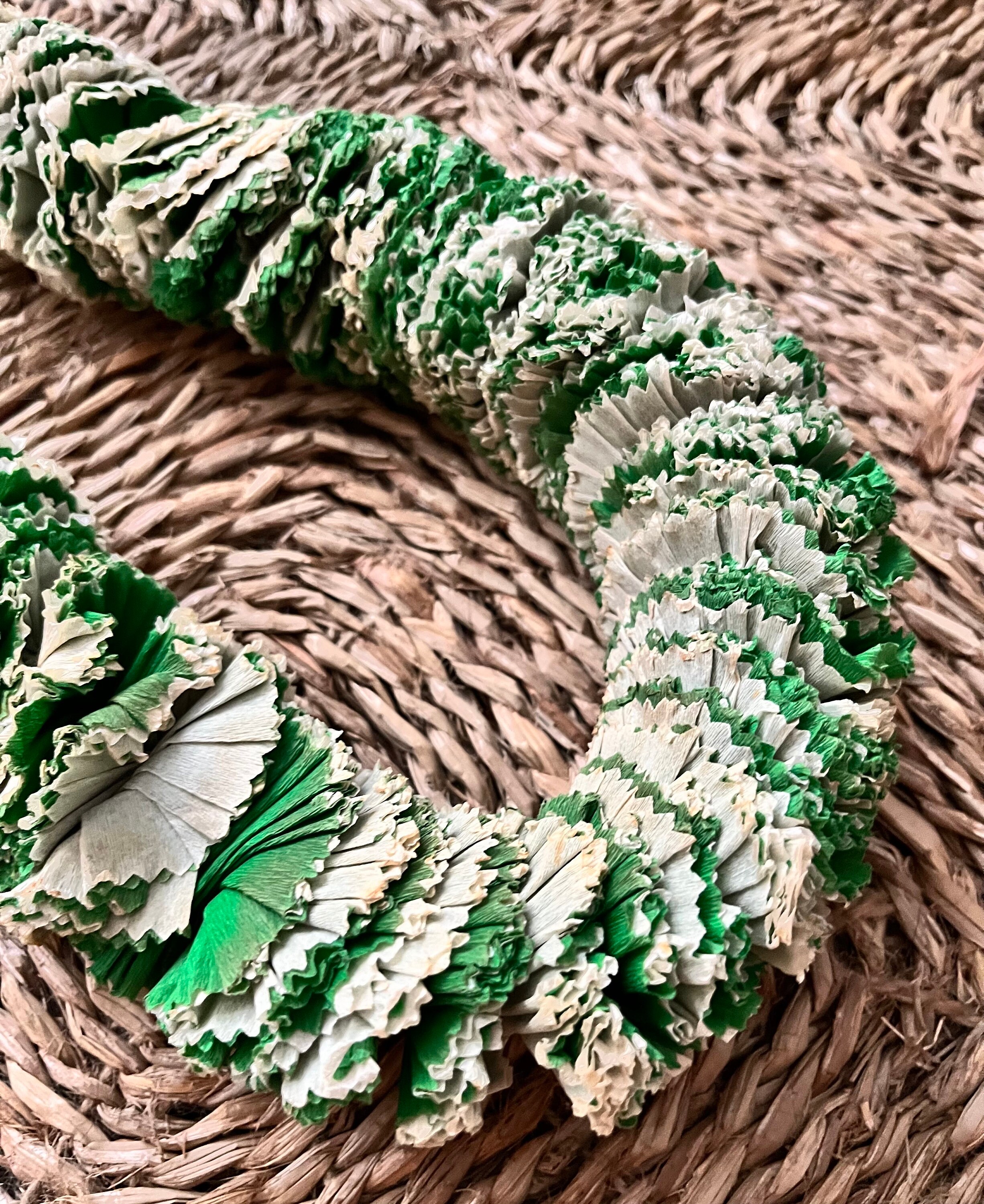 Vintage 40's/50's Hawaiian Straw Hula Skirt and Paper Lei - Etsy