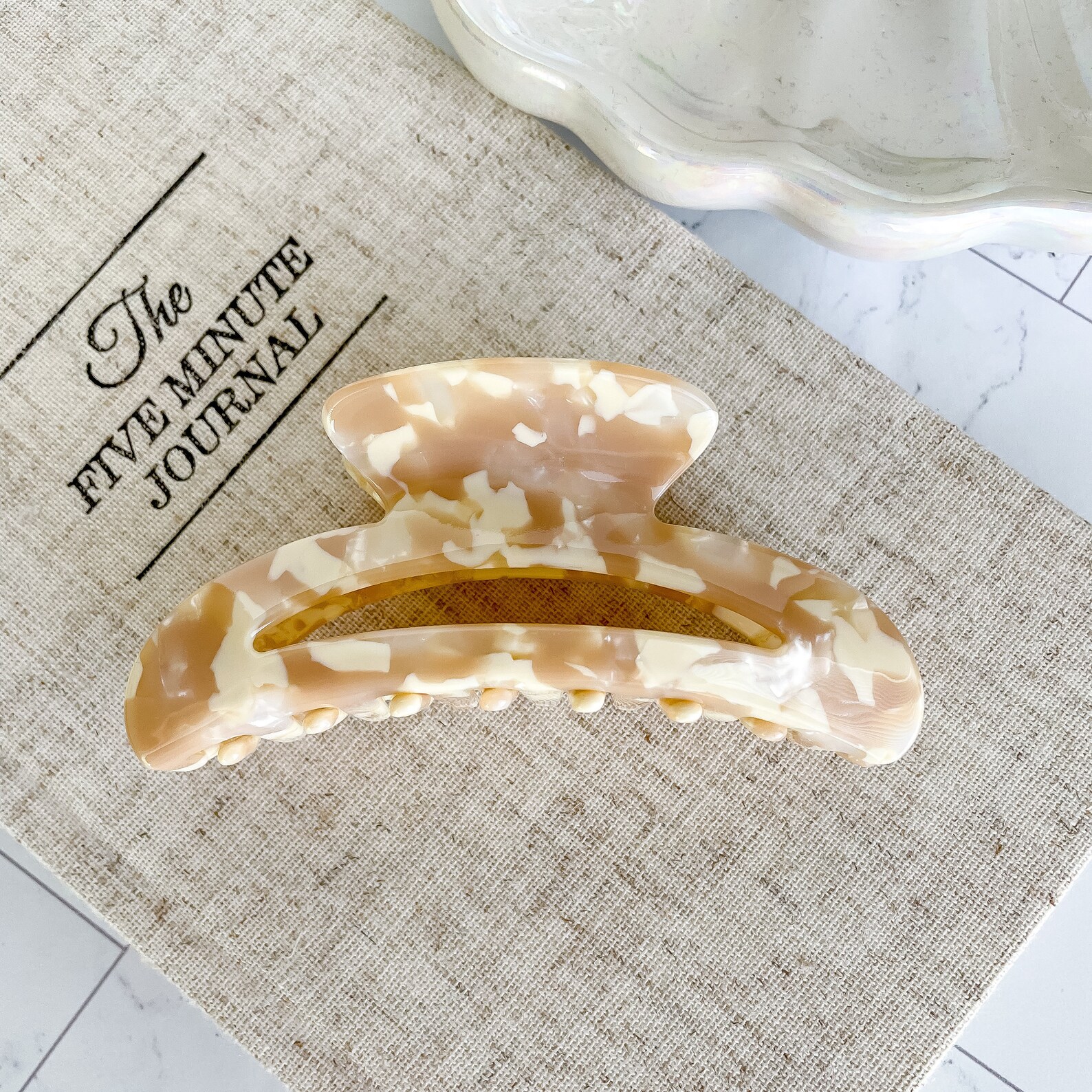 MOONRISE | Half Moon Crescent Cut Out Stylish Claw Clip Hair Claw Clip ...