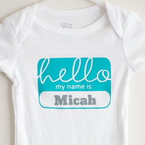 Personalized Name Tag Baby Bodysuit / Baby Bodysuit / Cute - Etsy