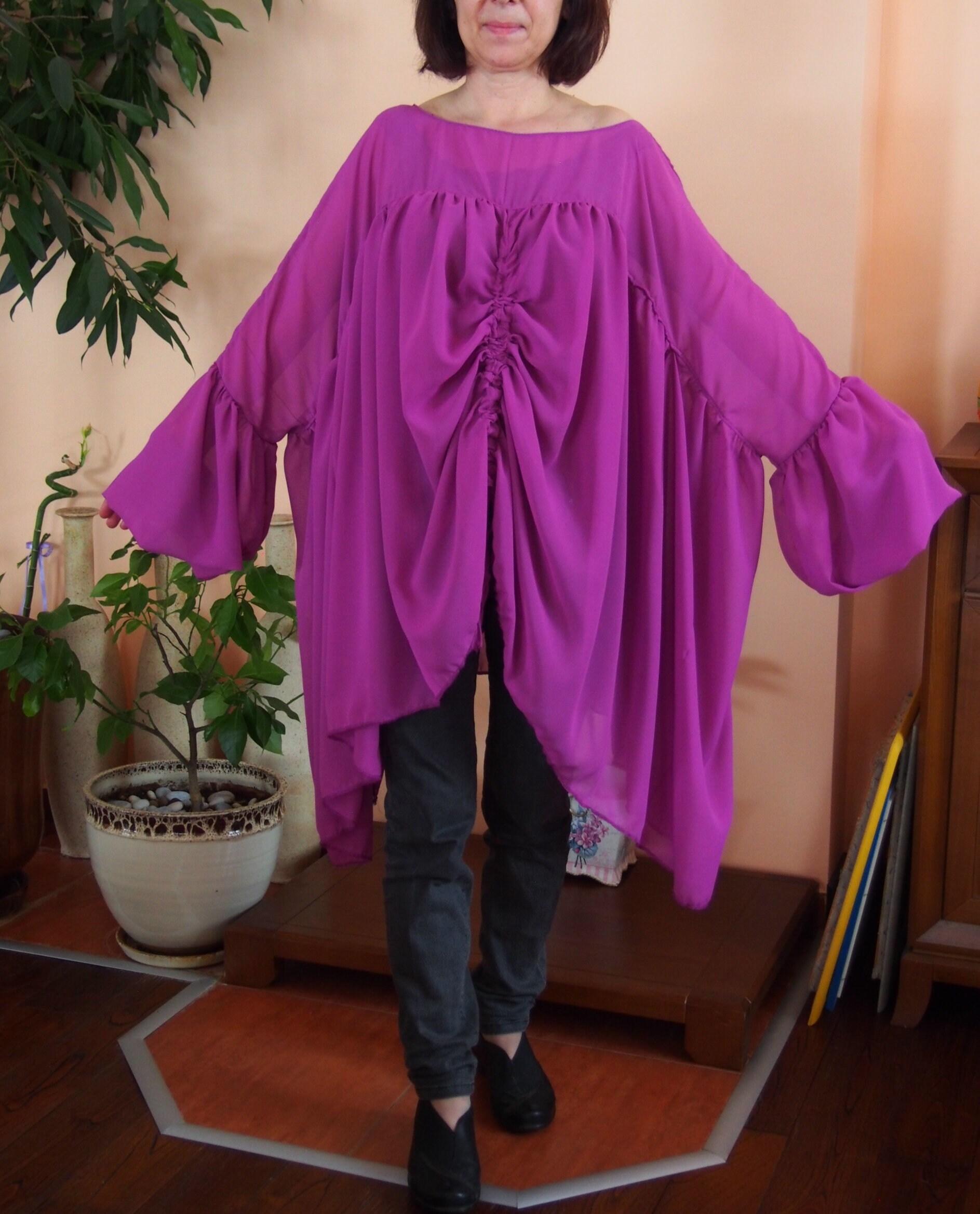 Túnica de gasa larga de gran tamaño morada, vestido a media pierna con ...