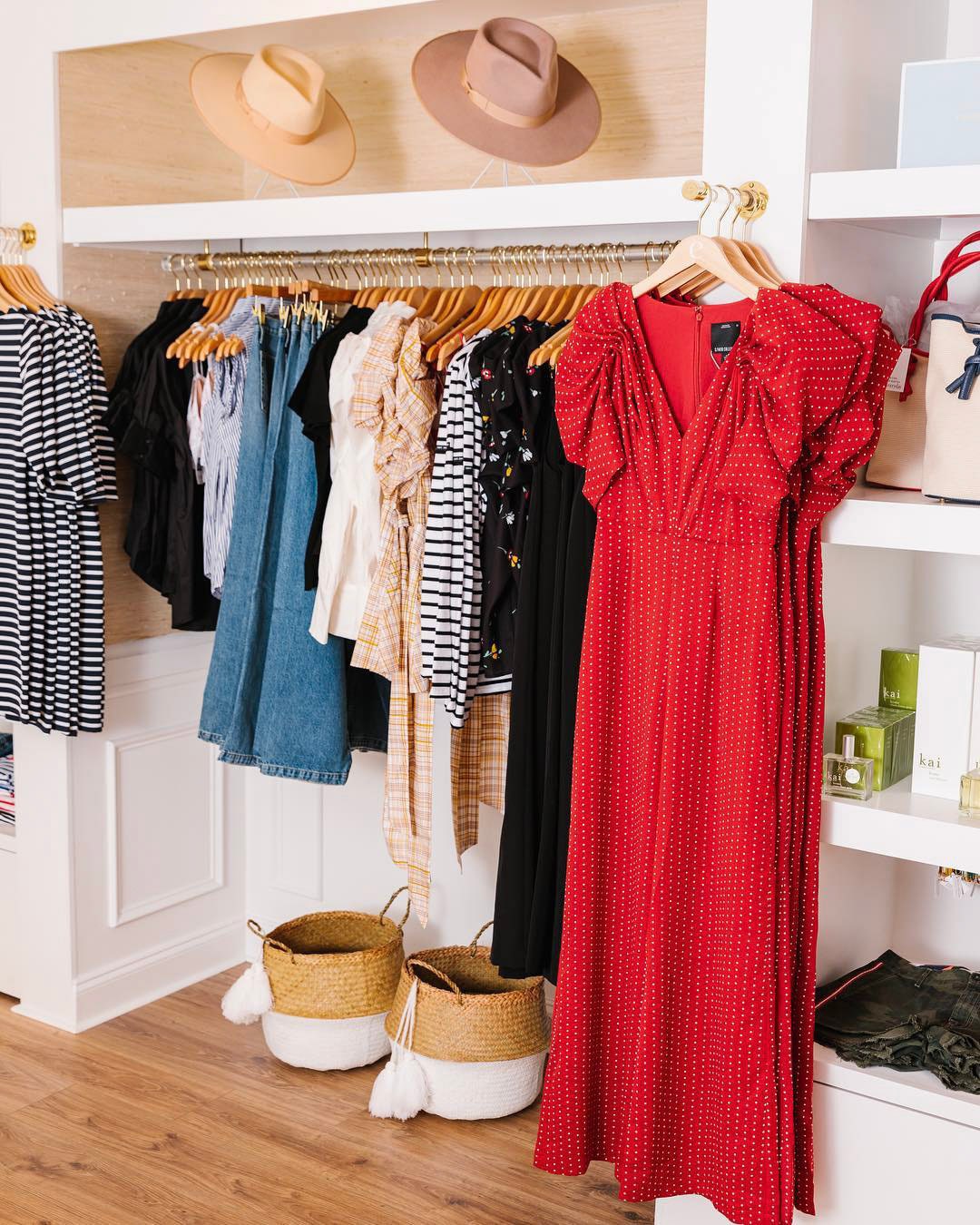 Custom Lucite Retail or Dressing Room Rod, Hanging Lucite Drying Rack ...