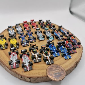 Miniature FORMULA 1, 1.10 " (28mm) Game Custom TOKEN Assortmen Pieces ...