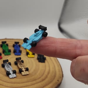 Miniature FORMULA 1, 1.10 " (28mm) Game Custom TOKEN Assortmen Pieces ...