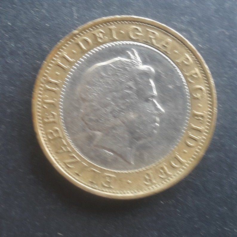 Elizabeth II Two Pounds Commemorative Coin / 2004 Two Pounds Coin Error ...