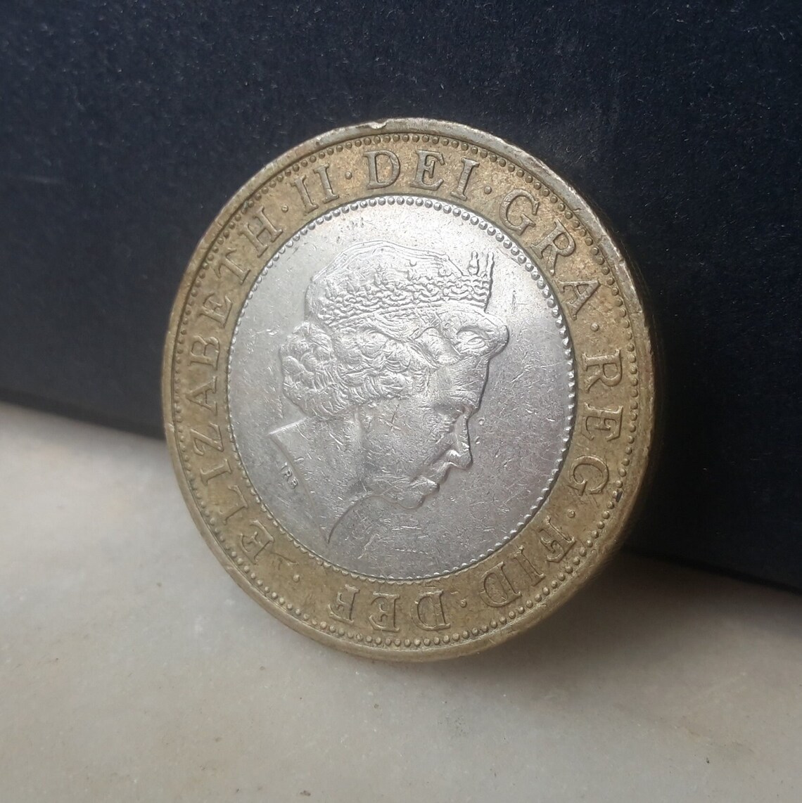 Elizabeth II Two Pounds Commemorative Coin / 2004 Two Pounds Coin Error ...