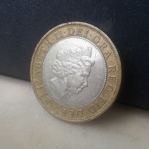 Elizabeth II Two Pounds Commemorative Coin / 2004 Two Pounds Coin Error ...