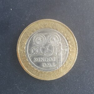 Elizabeth II Two Pounds Commemorative Coin / 2004 Two Pounds Coin Error ...