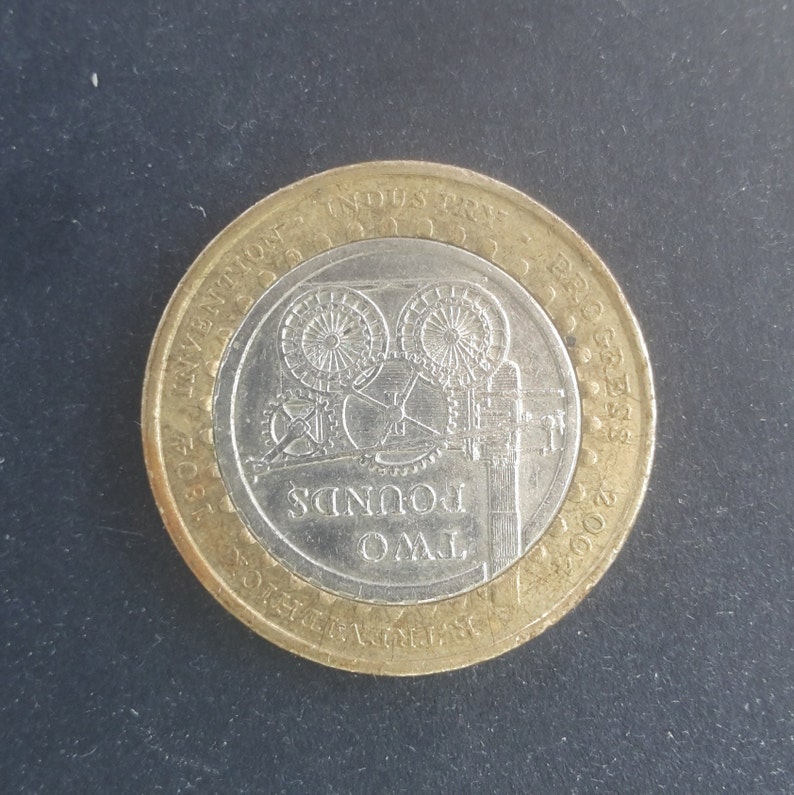 Elizabeth II Two Pounds Commemorative Coin / 2004 Two Pounds Coin Error ...