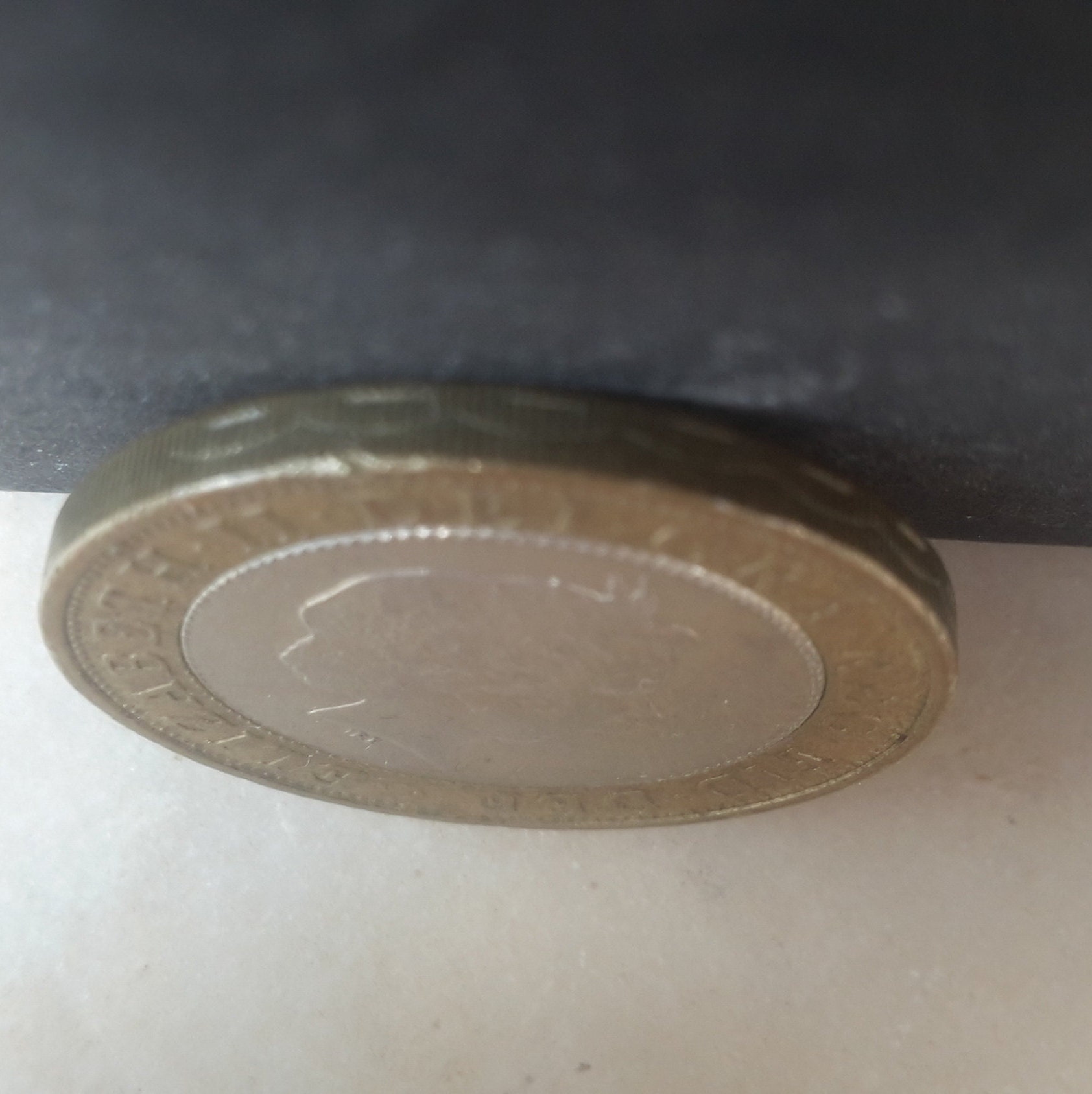 Elizabeth II Two Pounds Commemorative Coin / 2004 Two Pounds Coin Error ...