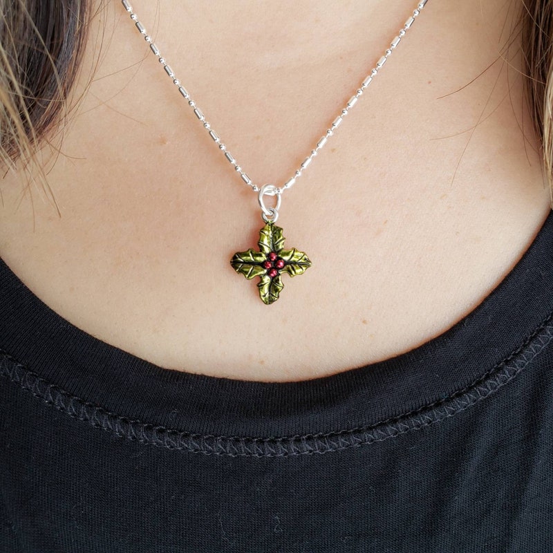 Holly Leaf Necklace - Etsy