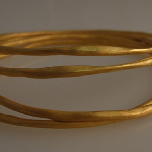 22K Solid Gold Round Bangle - Etsy