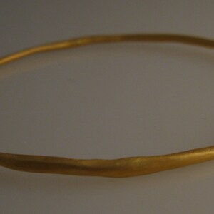 22K Solid Gold Round Bangle - Etsy