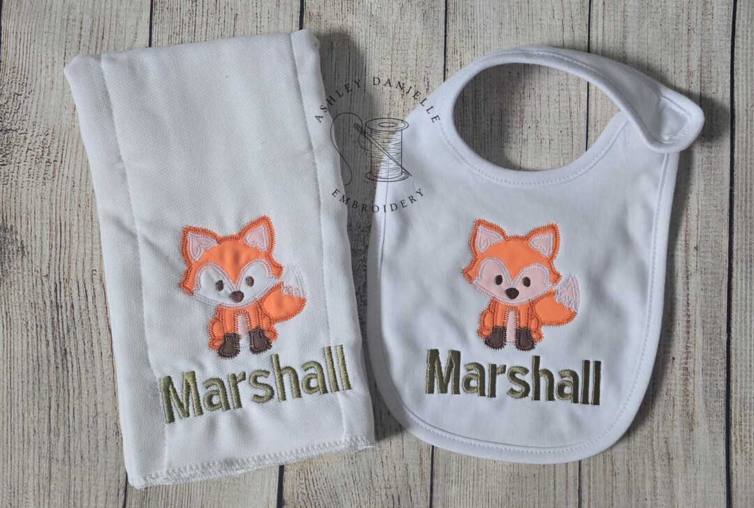 Embroidered Fox Bib and Burp Cloth Set - Personalized Baby Gift - Etsy