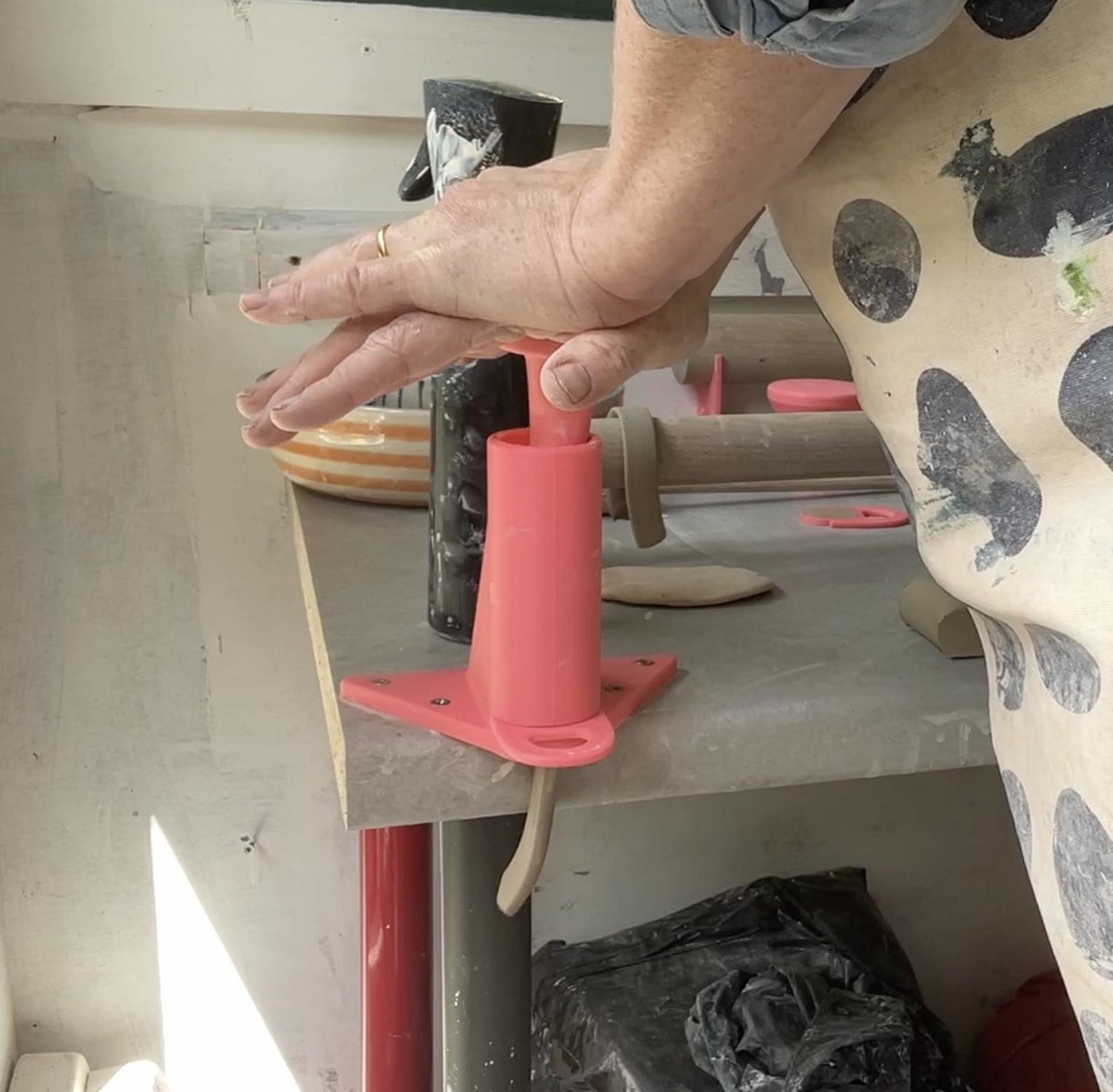 The Mini Tabletop Clay Extruder With Press Attachment, for Pottery ...